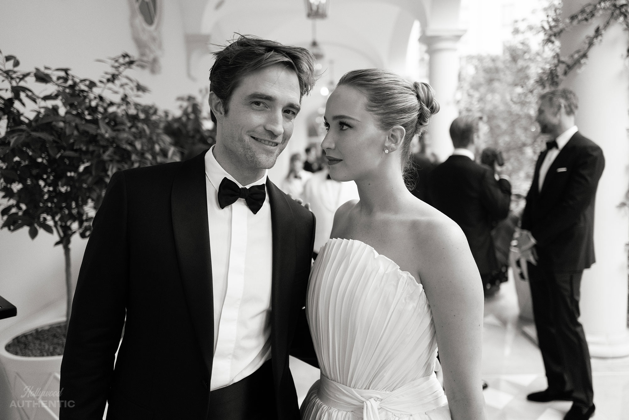 JENNIFER LAWRENCE - Hollywood Authentic